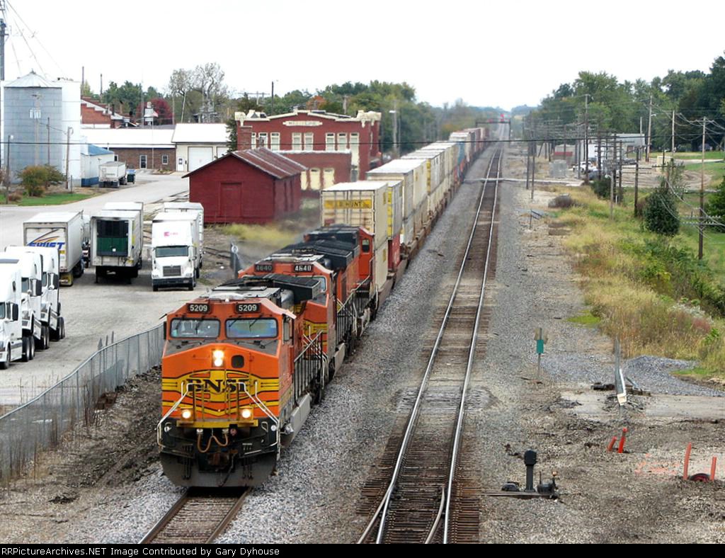 BNSF 5209